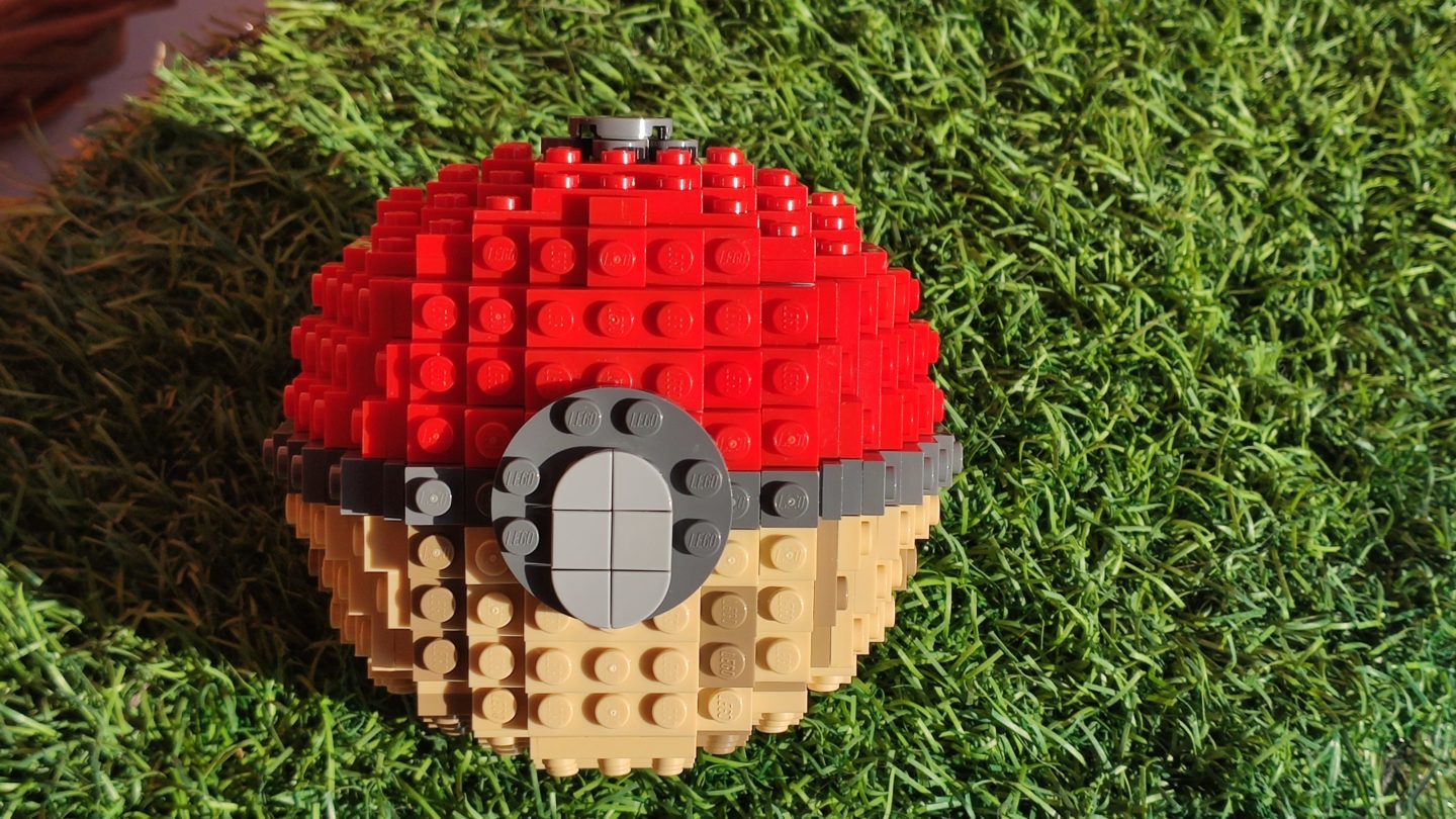 Leggende Pokémon: Arceus in formato LEGO? Ecco a voi Poké Ball e ...